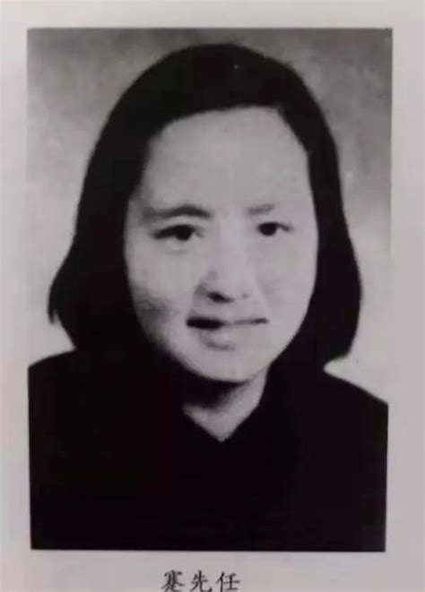 贺捷生少将：贺龙元帅长女，1978年与李振军喜结连理女儿小捷敌人
