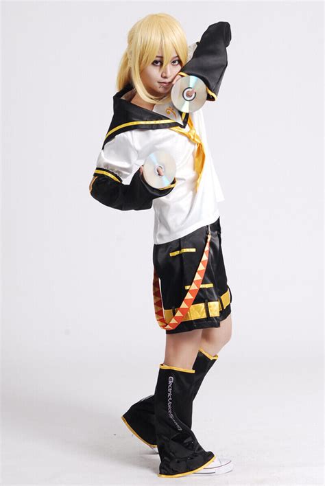 Rin Kagamine Cosplay