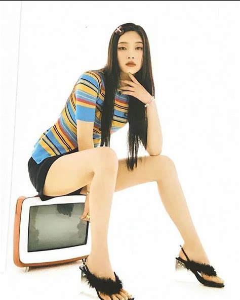 Pin By ♡ On Kpop Female Pose Reference Pose Reference Photo Model