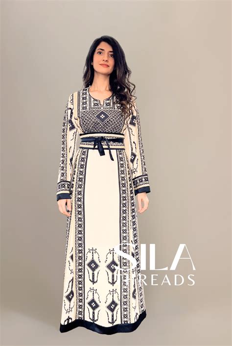 Navy Tatreez Thobe Thobe Ardi