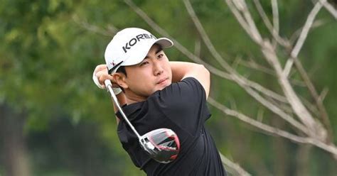 사진 조우영힘차게 날리는 티샷