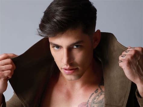 Quién Es Robbie Mora De La Casa De Los Famosos Biografía Y Fotos Del