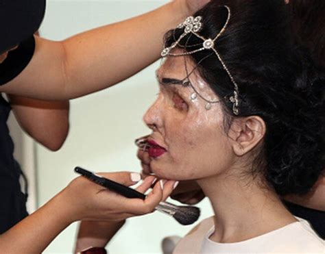 Acid Attack Survivor Reshma Quereshi Getting Ready To Walk The Ramp During New York Fashion Week