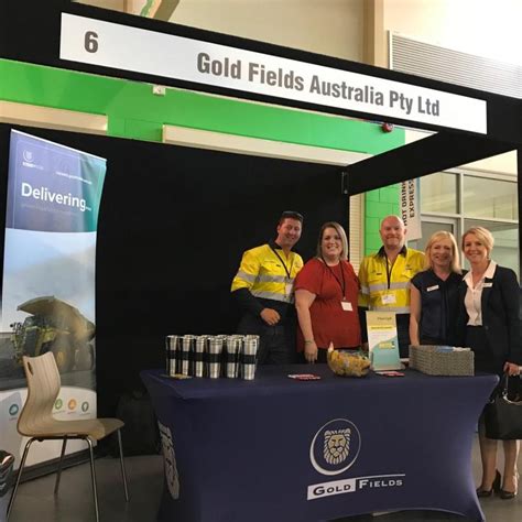 Chamber Of Minerals And Energy Of Wa On Linkedin Cmes Rowena Olsen With Ross Turnbull Gold