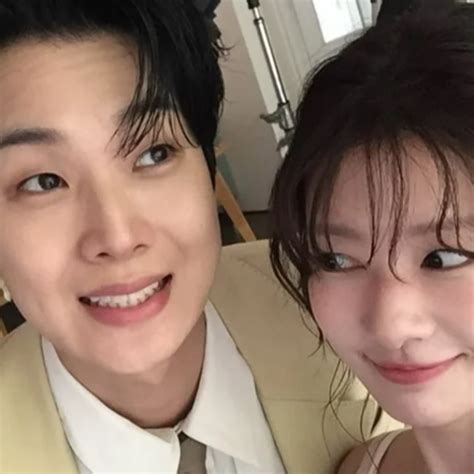 정소민 최우식 신혼부부 케미 웨딩화보급 투샷 근황 패션  네이버 블로그