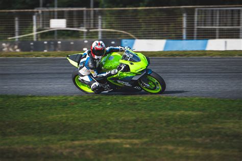 张雪机车500rr 全球首发：以赛道基因重新定义高性能机车本田宝马摩托车赛事成都手机新浪网