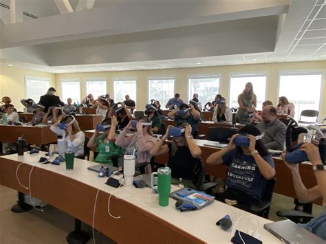 Pine Crest School Faculty Engage In Specialized Vr Training