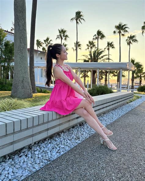 石田安奈さんのインスタグラム写真 石田安奈instagram「夏の思い出🍧 バービーちゃんコーデで行ったよ💗 逗子マリーナ海の家由比ヶ浜shein Dolcegabbana