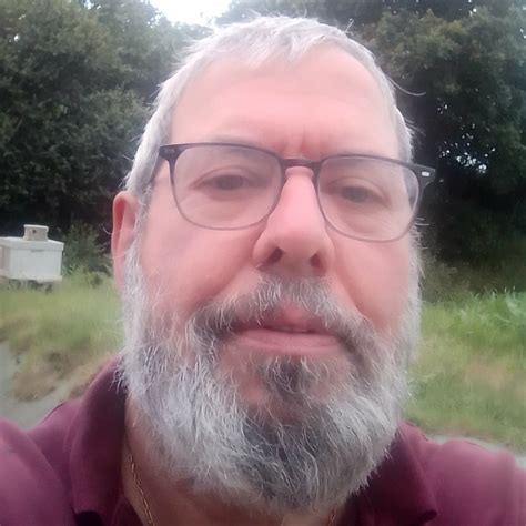 Geron Patrick Gdsa29 Fr Les Abeilles Adhèrent