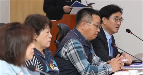 月 245일 일하고 165만원 벌어 고단한 플랫폼 노동자들