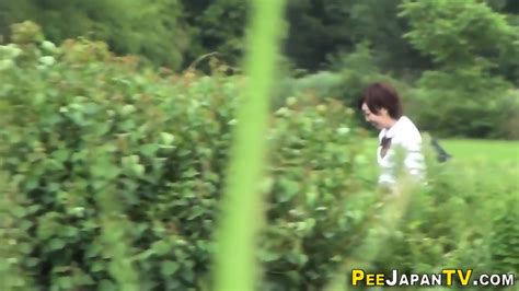 Japanese Classmates Peeing Outdoors Eporner