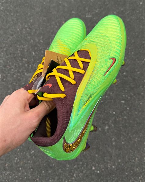 Travis Scott Nike Phantom 6 Cleat