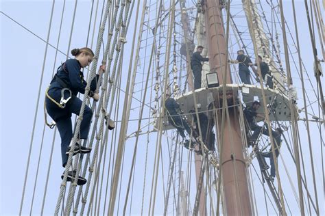 La Princesa Leonor Llegó A Montevideo A Bordo Del Buque Escuela De La Armada Española Juan