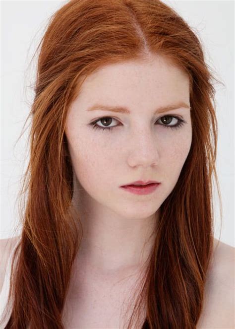 Victoria Cooper Smith Scrolller