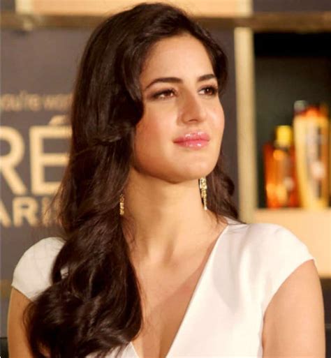 Katrina Kaif Gives Vacation A Miss To Wrap Up Bang Bang Bollywood News And Gossip Movie Reviews