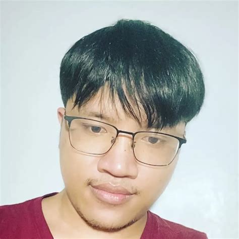 Nimit Zhangyang Kumwapee Nimit Zh • Threads Say More