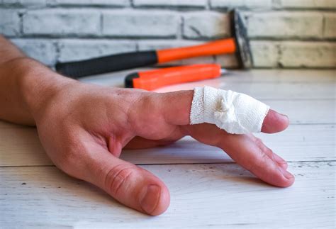 Fingers Locking Up Heres Why And What To Do Next The Well By Northwell