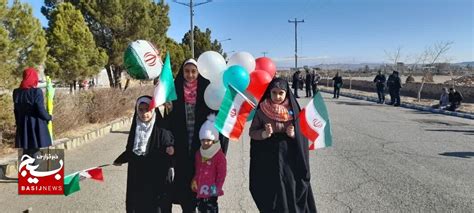 حضور حماسی بانوان شهرستان درمیان و شهر اسدیه در راهپیمایی ۲۲ بهمن ماه