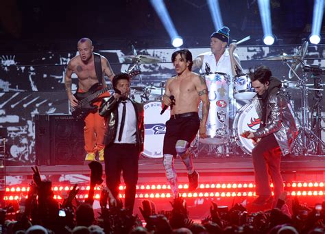 Super Bowl 2014 Halftime Show Watch Bruno Mars And Rhcp Rock Oddly