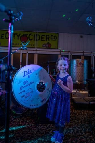 It Was Lilas Fight Song Lively Bennington Benefit Raises 10 000 For