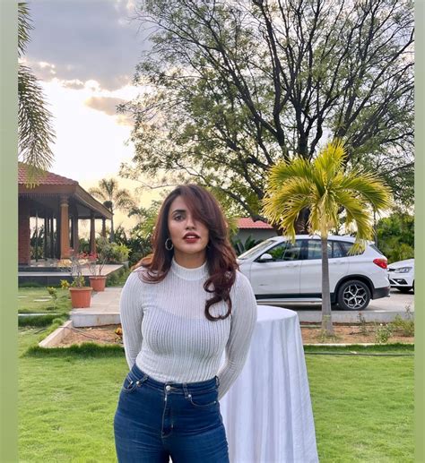 Akshara Gowda Bikki మత్తెక్కించే చూపులతో పిచ్చెక్కిస్తున్న అక్షర గౌడ