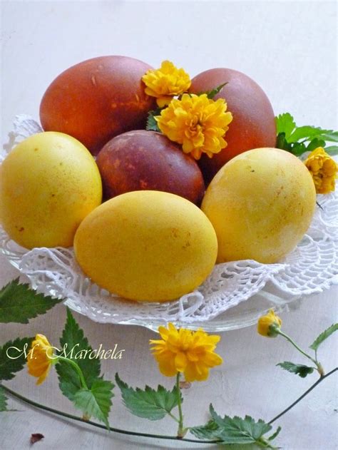 Великденски яйца боядисани с натурални бои