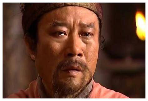 宋江是一个有理想、有抱负的人，是个悲剧人物，唯独不是小人