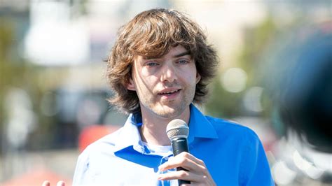 Inventor Defends Use Of Giant Pollution Scooper Us News Sky News