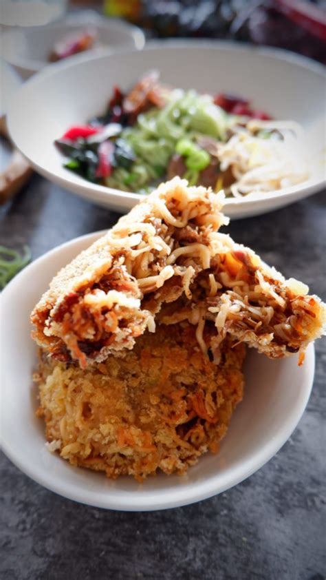 Beef Bakso Meatball Soup And Deep Fright Bami Fusionfood