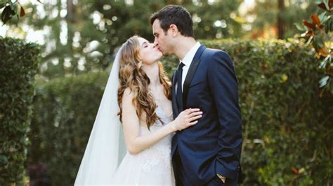 The Flash Star Danielle Panabaker Marries Hayes Robbins In Star