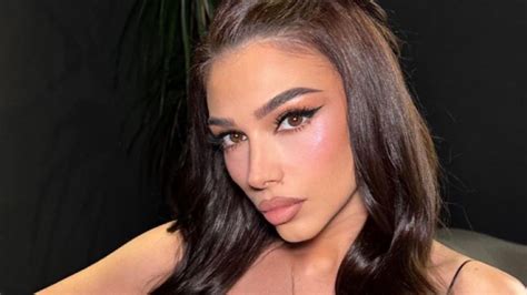 Jonida Vokshi Jam Gjysmë Katolike Gjysmë Myslimane Telegrafi