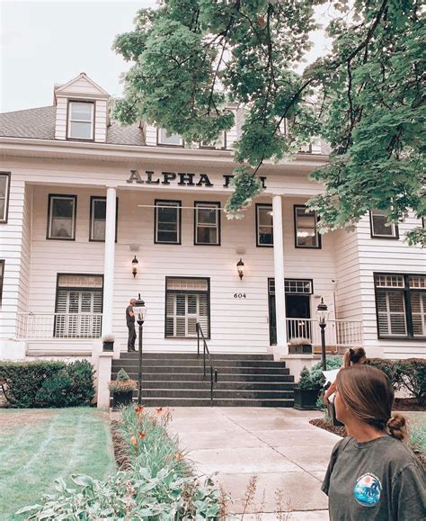 Uc Berkeley Alpha Phi Bri Mik And Sarah Having Fun At Conference