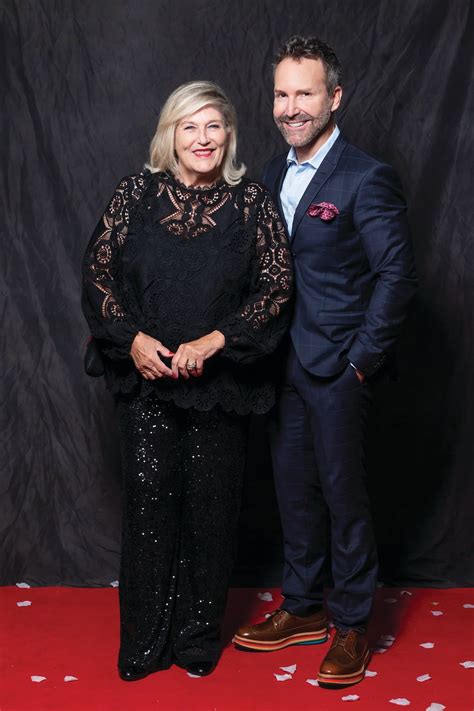 Voyez Une Rare Apparition Publique DÉric Salvail Au Mariage De Serge