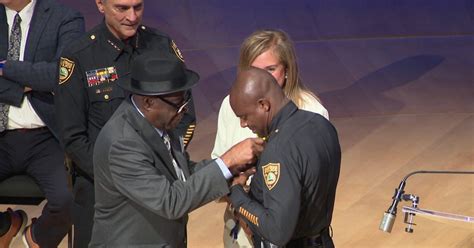 Wayne A Jones Sworn In As Miami Beach Police Chief Cbs Miami