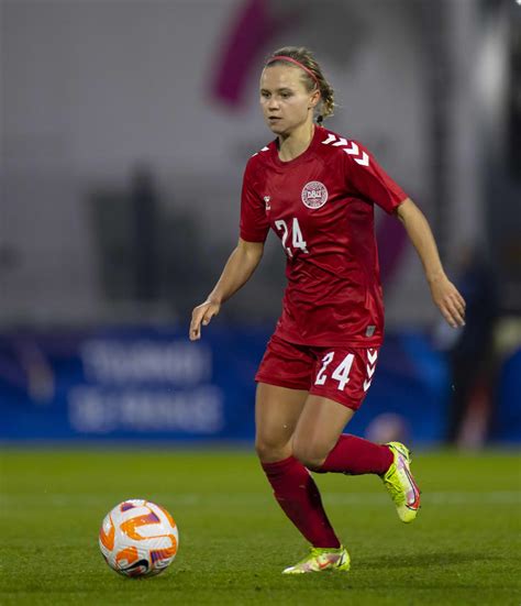 Josefine Hasbo Dansk Fodboldspiller Karriere Lex