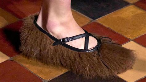 Sempre Più Pelose Sono Tutte Da Accarezzare Le Scarpe Più Cool Dell