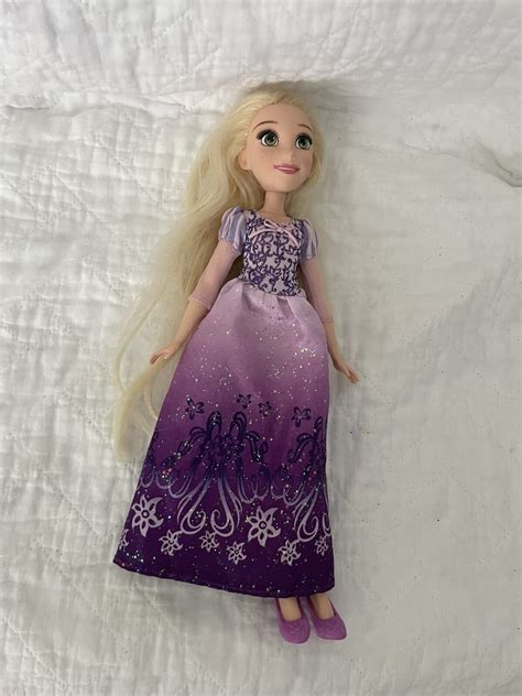 Does Rapunzel Wear Shoes