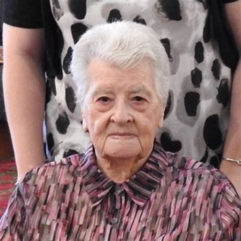 Alice Carmody Lifelived