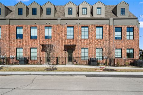 128 E Oscar Dr Dallas Tx 75203 Townhome Rentals In Dallas Tx