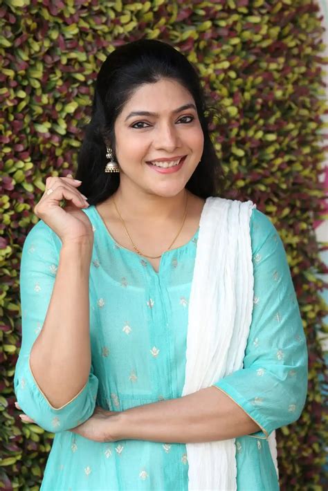 Vasuki తొలిప్రేమలో పవన్ సోదరి వాసుకి ఇప్పుడు ఎలా ఉందో చూశారా