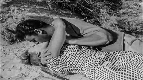 المشهد المحذوف من فيلم ابن حميدو بين هند رستم واحمد رمزي على الشاطئ يعرض كامل 🔥🔥 Youtube