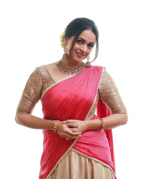 Bhavana Menon Onam Saree Photos Actress Gallery
