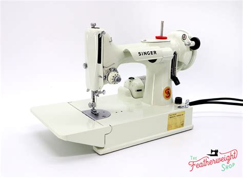 Singer Featherweight 221 Sewing Machine White Ev928 Original Box