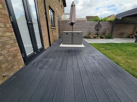 Decking Smart Gardens