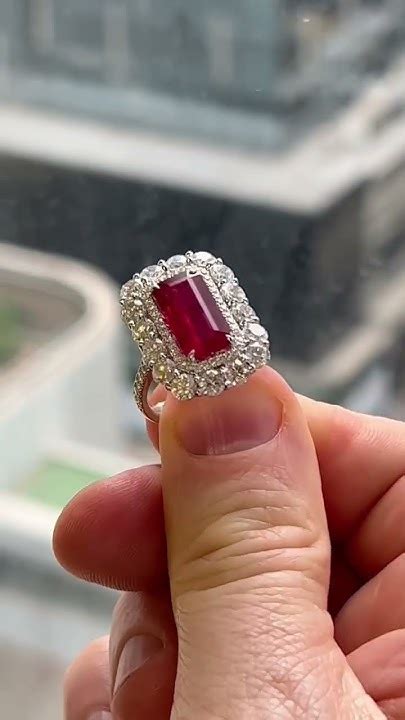 What Does A 5 Carat Ruby Stone Look Like In A Diamond Ring Setting