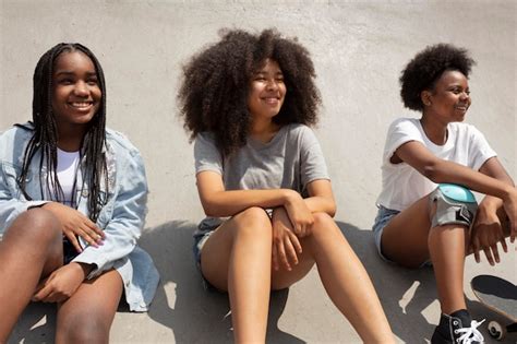 93 000 Black Teen Group Pictures