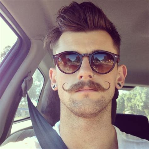 5 Dicas Para Deixar O Seu Bigode Crescer O Barbeiro
