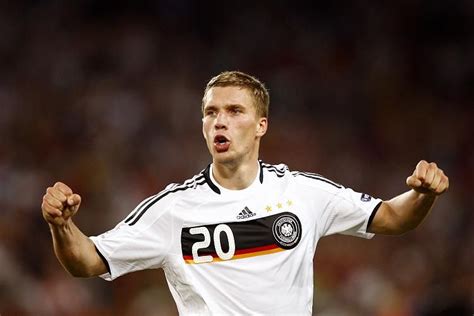 Dfb Jubel Wie Poldi Das Maskottchen Flix Attackierte Der Spiegel