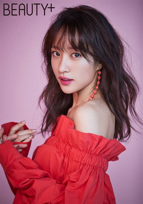 8 Kpop Female Idols With The Sexiest Shoulders 8 Kpop Female Idols With The Sexiest Shoulders