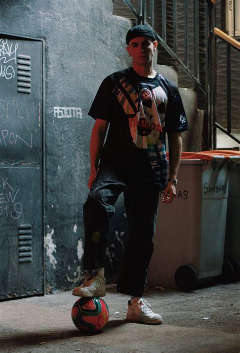 El Actor Y Cantante Luzy Presenta Su Primer Ep Welcome Down